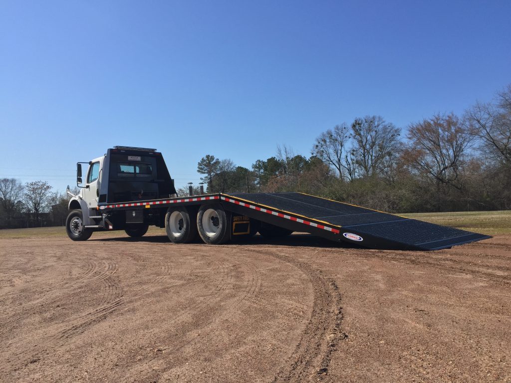 Tandem Axle Hydratail Truck – Ledwell – Custom Truck Bodies, Trailers ...