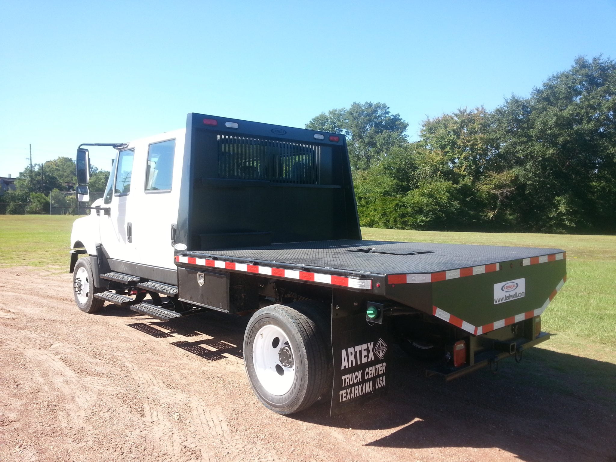 Flat Bed – Ledwell – Custom Truck Bodies, Trailers, and Parts